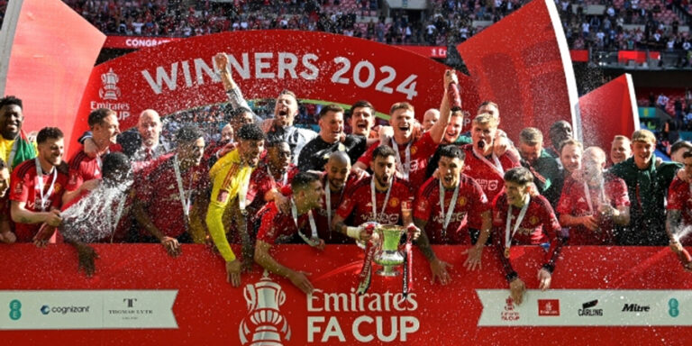 LeBron James Bantu Lakers Merekrut Klay Thompson - Berita Olahraga ...